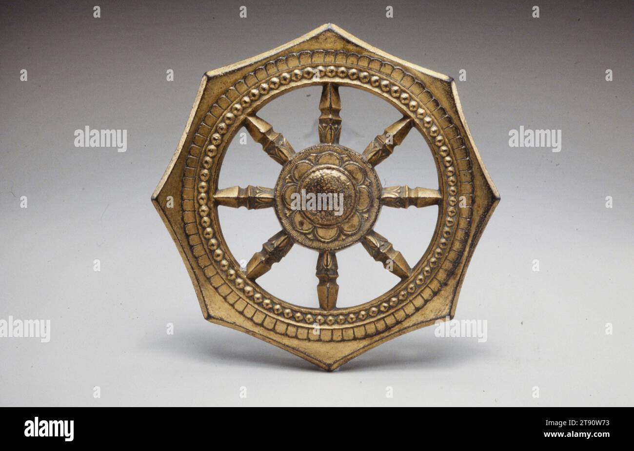 Ancient indian throwing weapon hi-res stock photography and images - Alamy