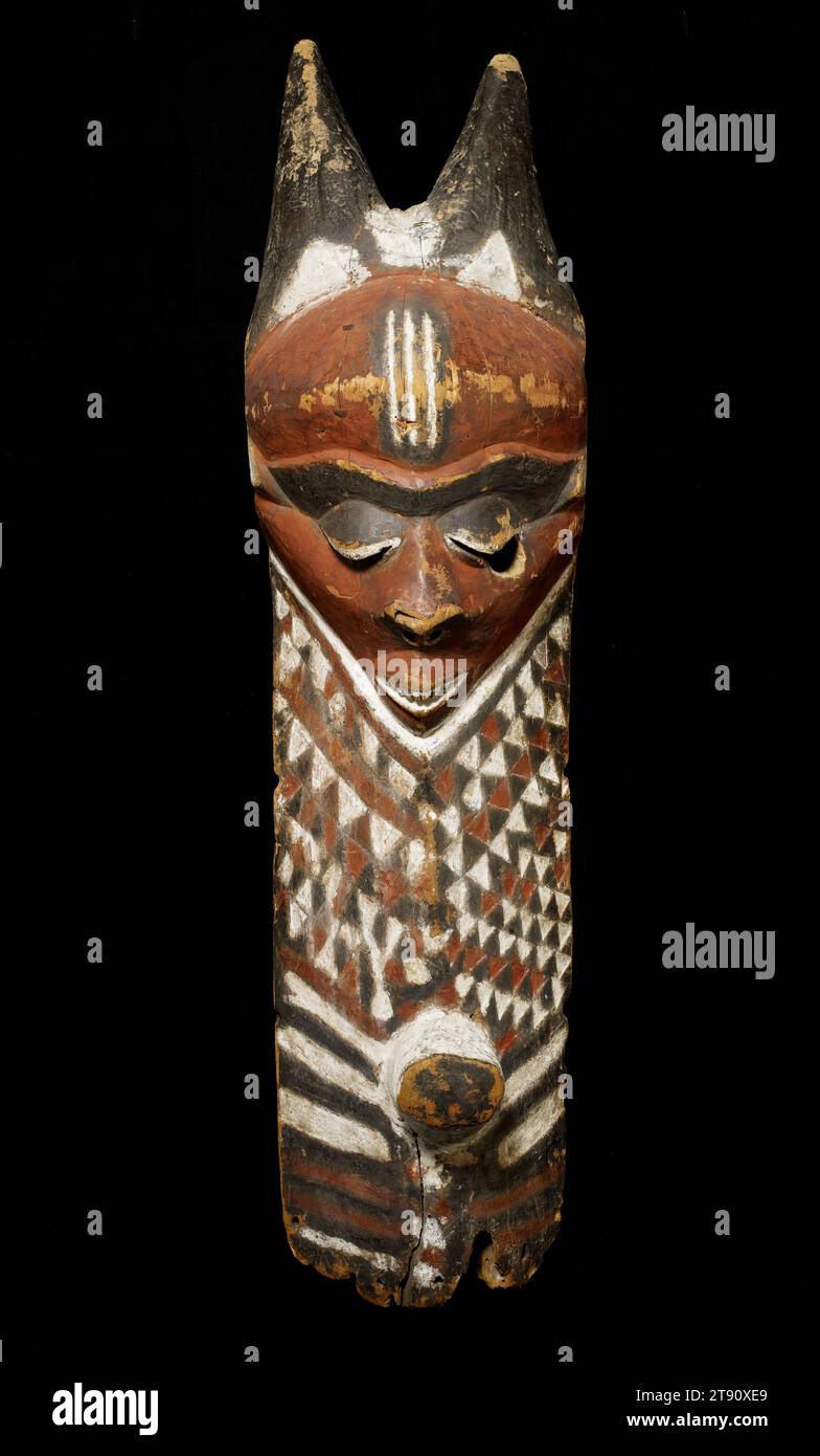 Mbuya boys initiation mask hi-res stock photography and images - Alamy