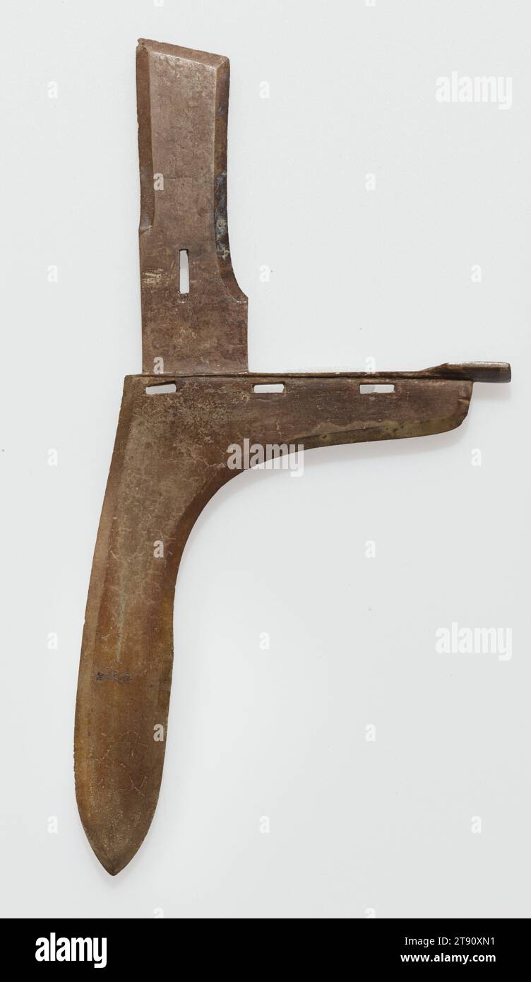Dagger-axe ge, 7th-3rd century BCE, 9 1/4in. (23.5cm), Bronze, China ...