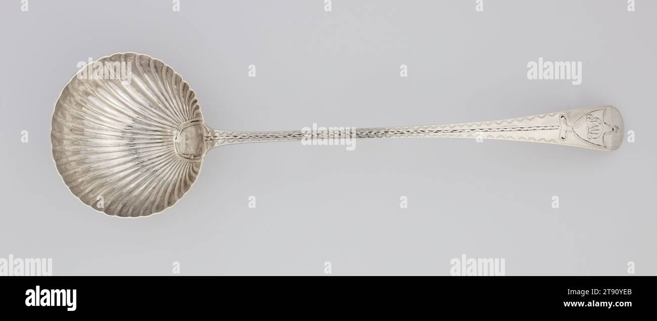 Revere spoons shell bowl showcases hi-res stock photography and images ...