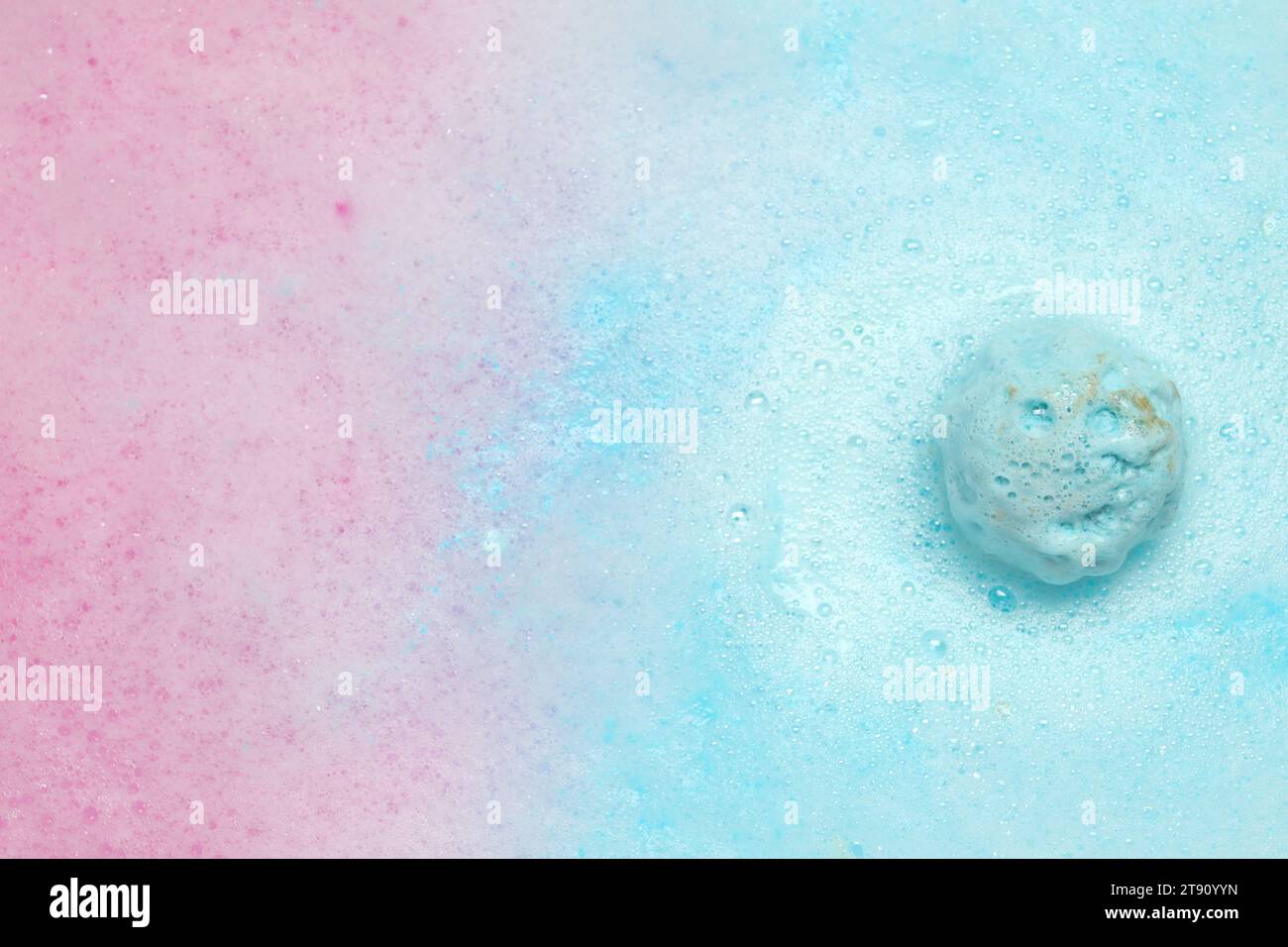 Salt dissolving in water hi-res stock photography and images - Alamy