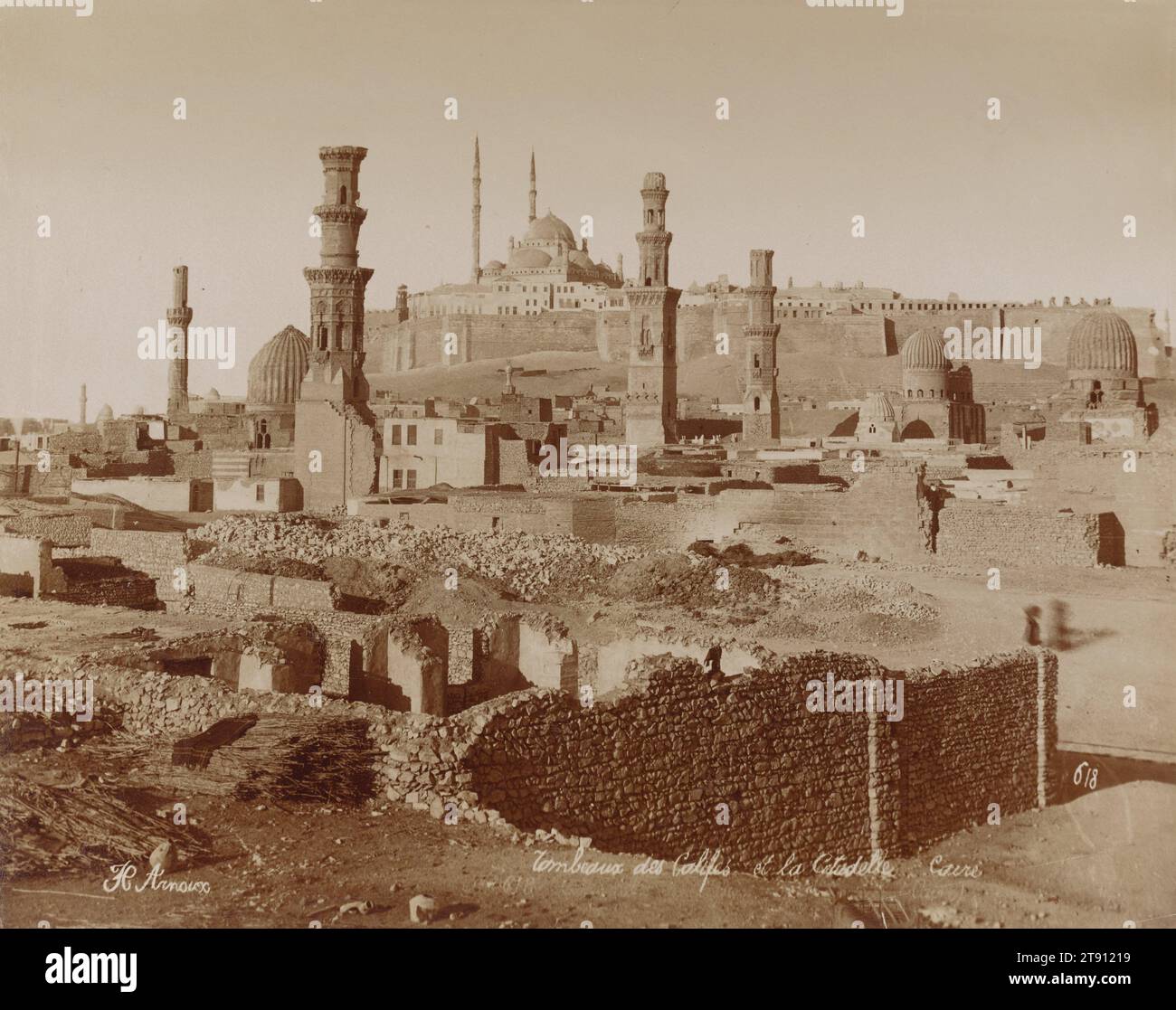 Tombeaux des califs et la citadelle hi-res stock photography and images ...