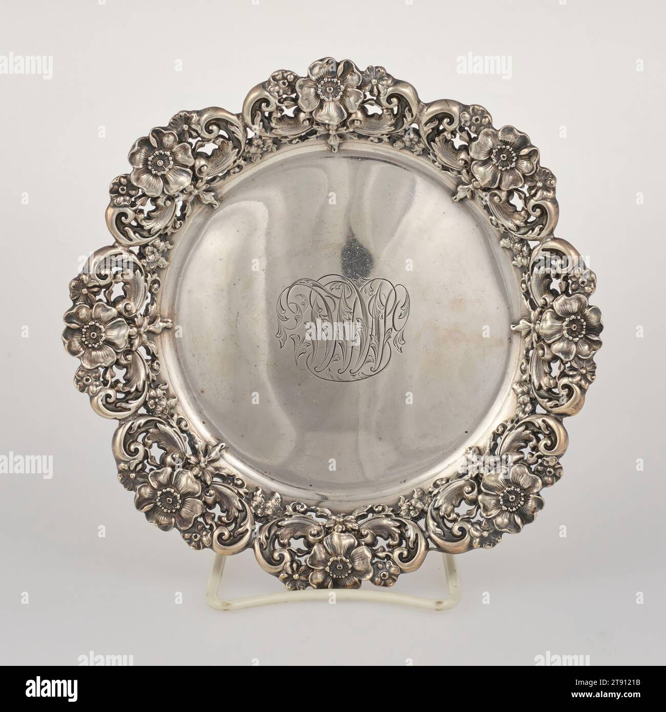 Calling Card Tray, 19th century, Redlich Co., 1 x 7 1/8 in. (2.5 x 18.1 ...