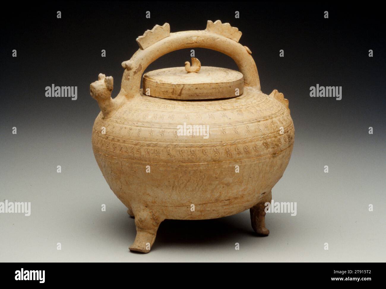 Bronze wine ewer hi-res stock photography and images - Alamy