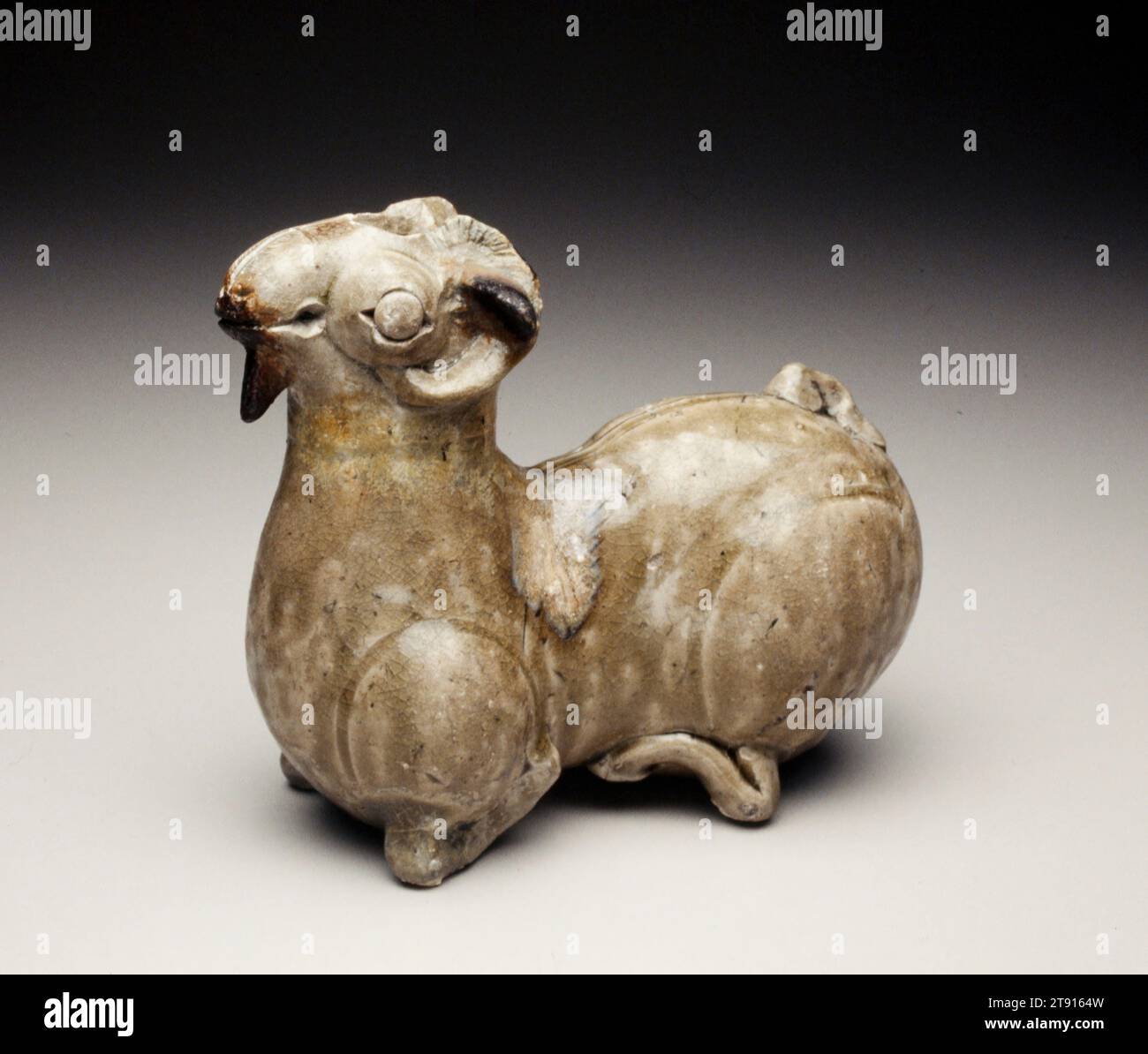 Ram shaped vessels hi-res stock photography and images - Alamy
