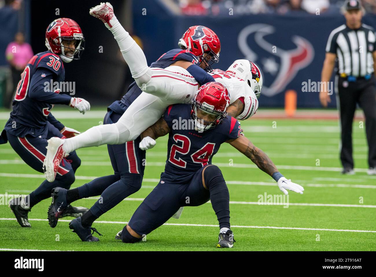 USA. 19th Nov, 2023. November 19, 2023: Arizona Cardinals running back ...