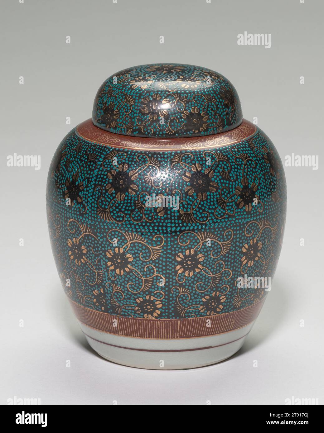 Covered ginger jar hi-res stock photography and images - Alamy