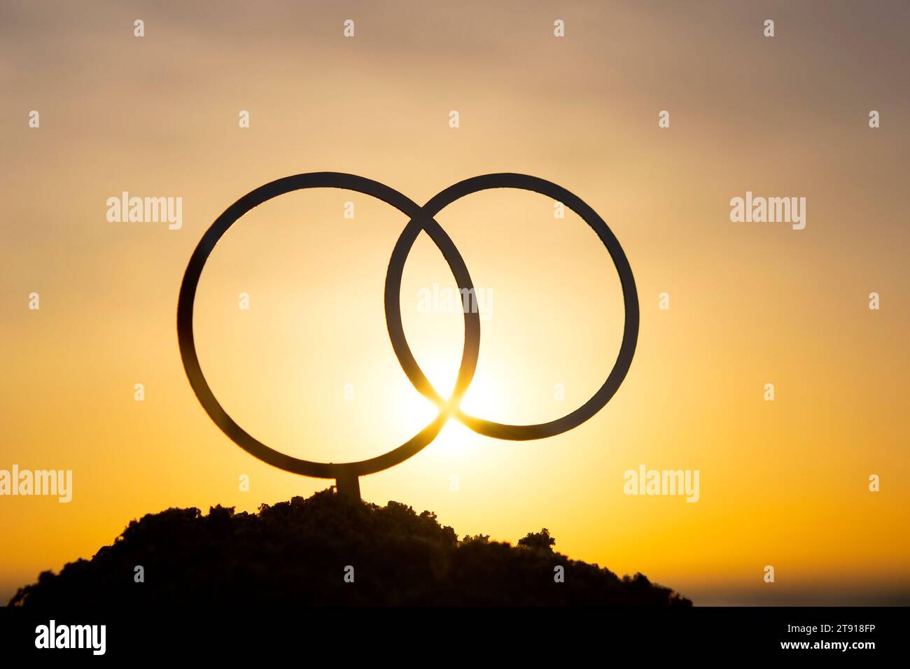 Black rings in sky hi-res stock photography and images - Alamy