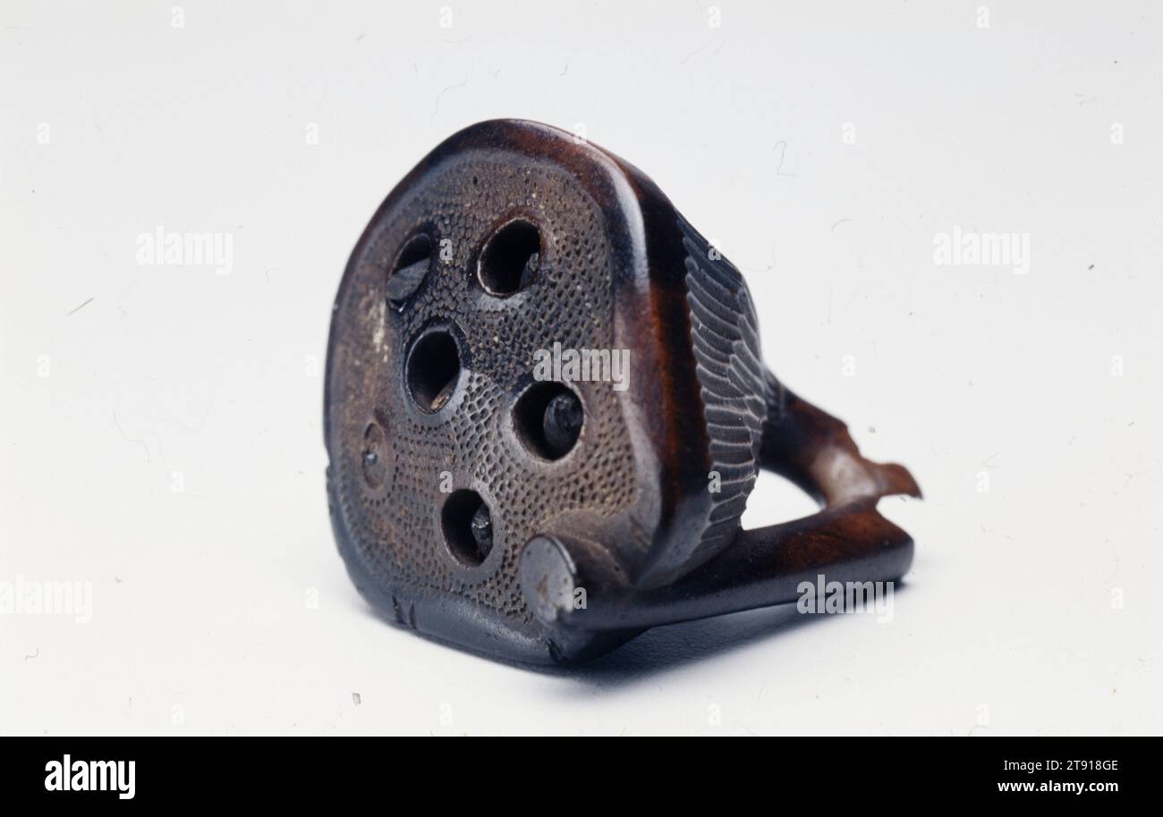 Netsuke lotus pod hi-res stock photography and images - Alamy