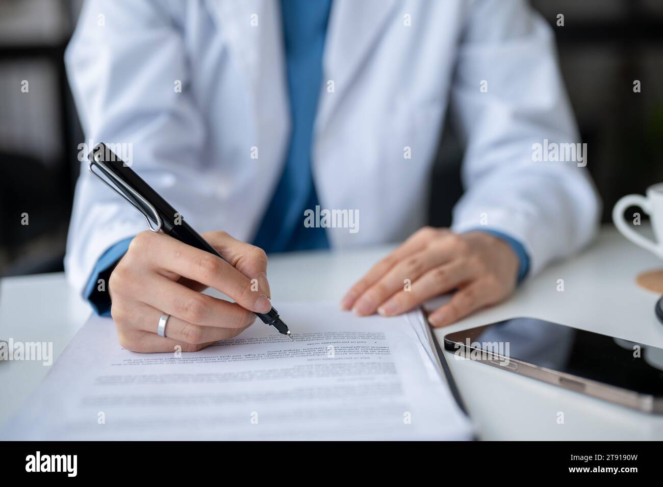 Medical prescription signature hi-res stock photography and images - Alamy