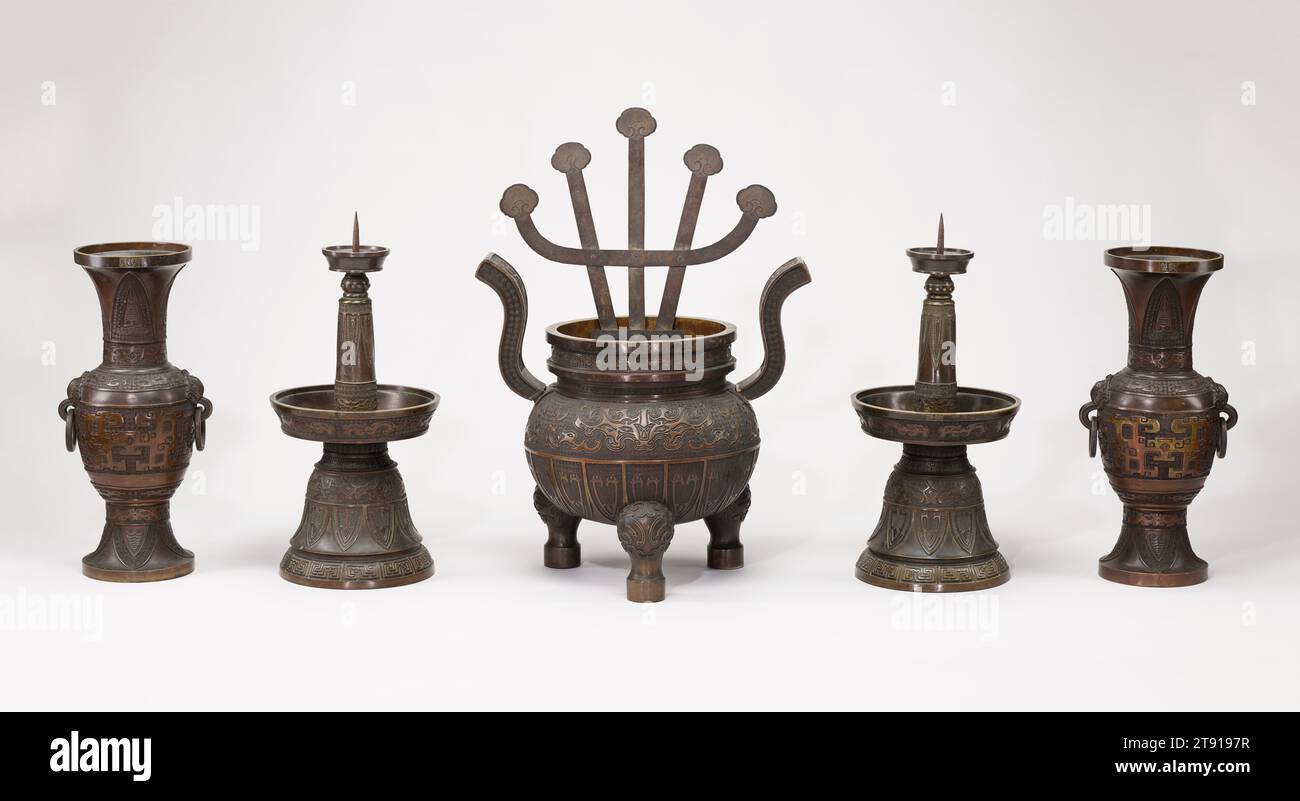 Altar comprise five vessels hi-res stock photography and images - Alamy