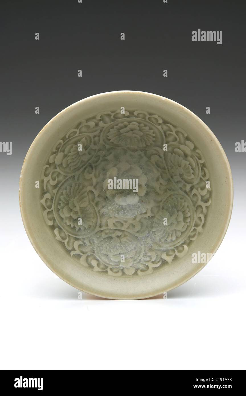 Impressed decor under celadon glaze hi-res stock photography and images ...