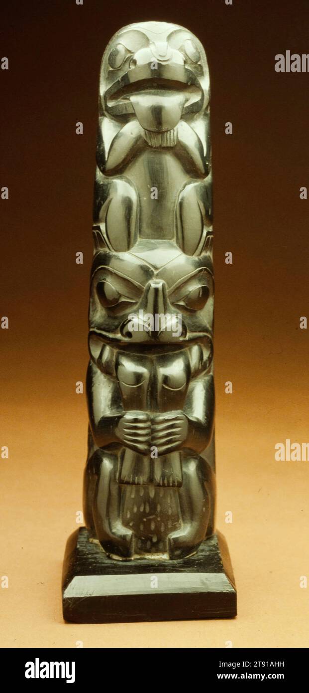 Miniature totem pole hi-res stock photography and images - Alamy