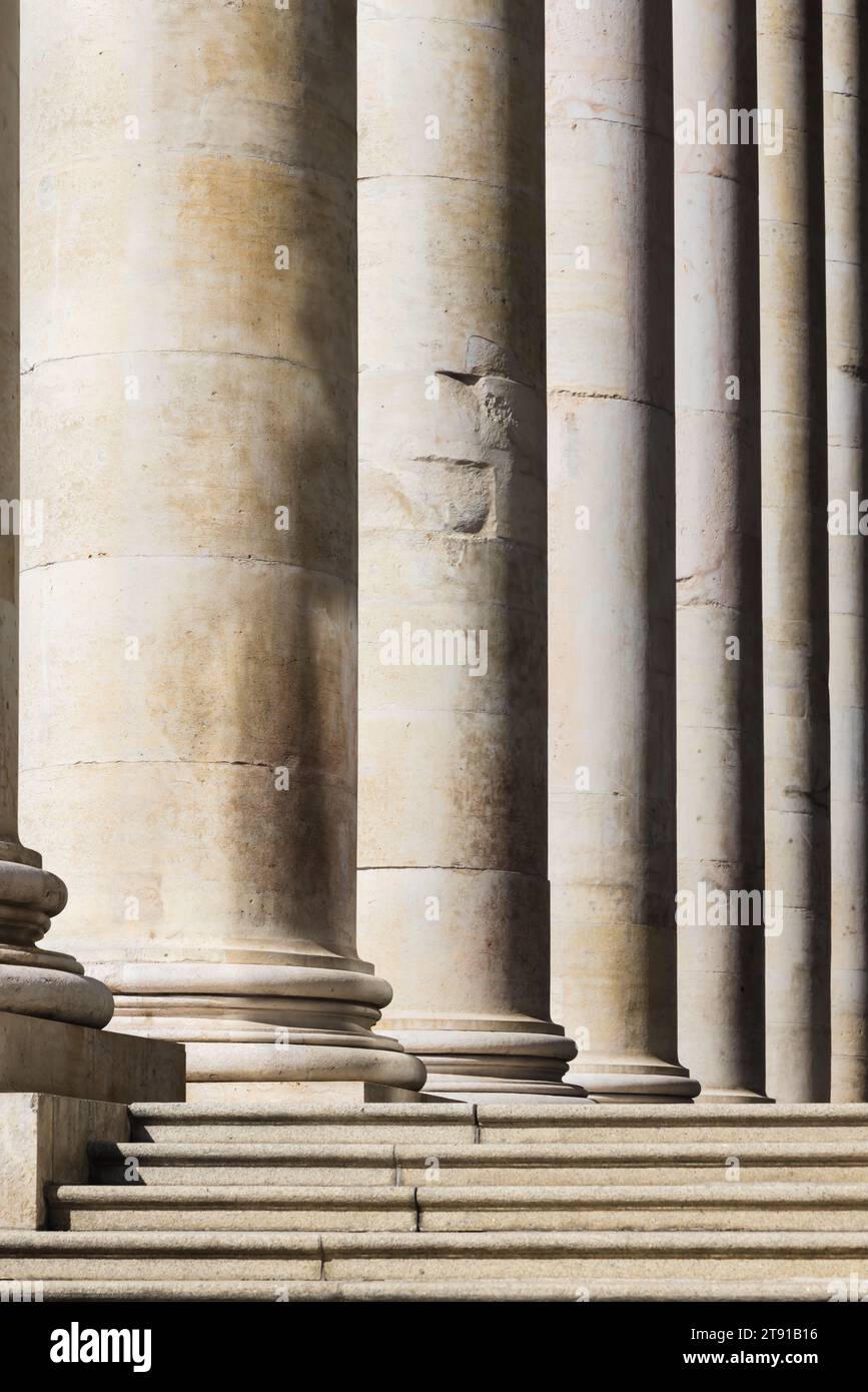 picture of a row of giant columns at the National Theater in Munich ...