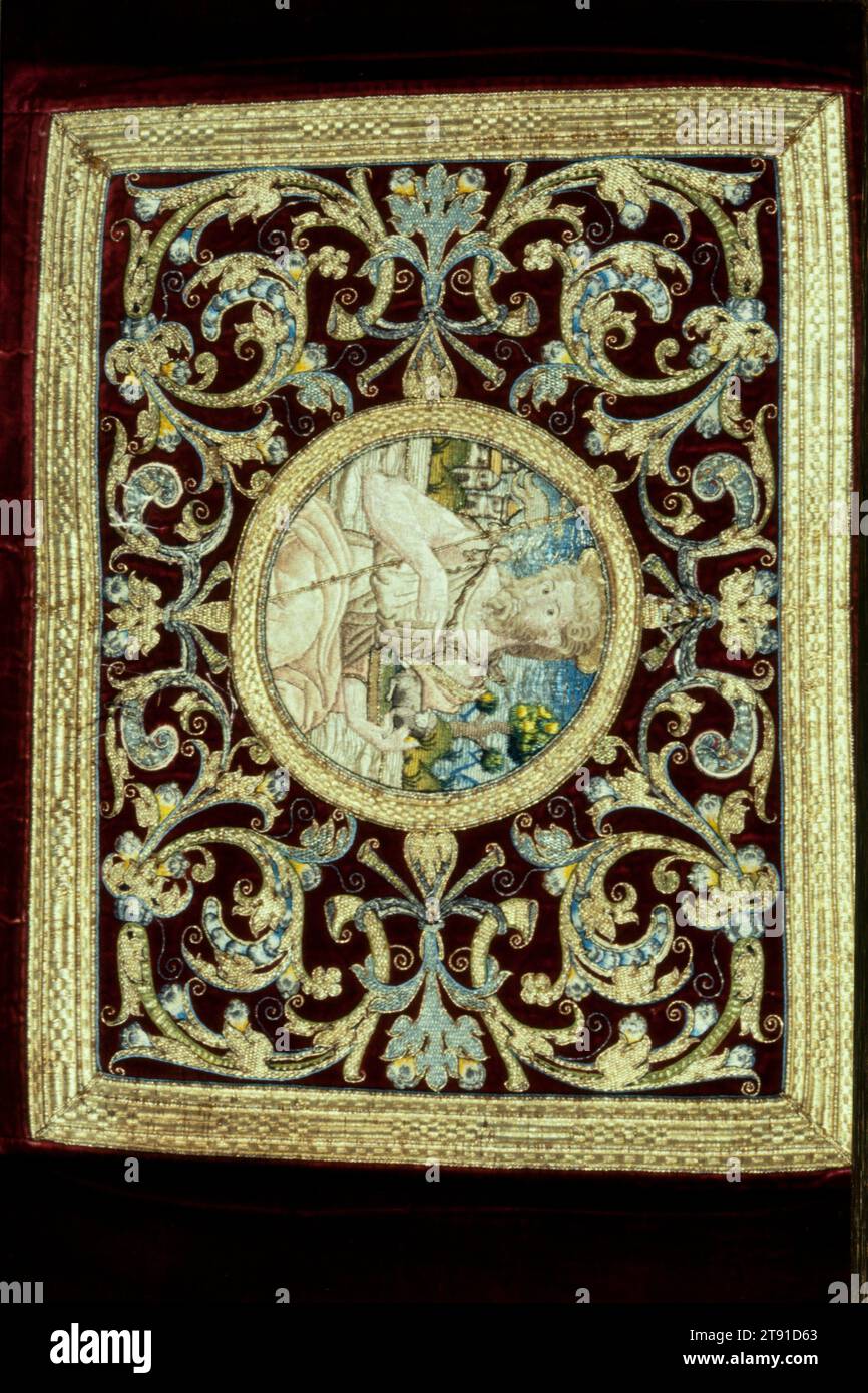 16th century spanish liturgical wear hi-res stock photography and ...