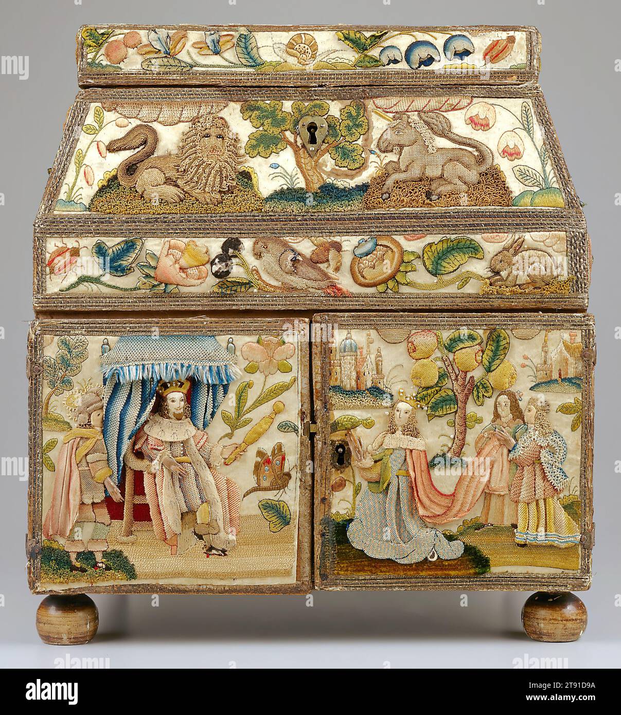 Embroidered containers hi-res stock photography and images - Alamy