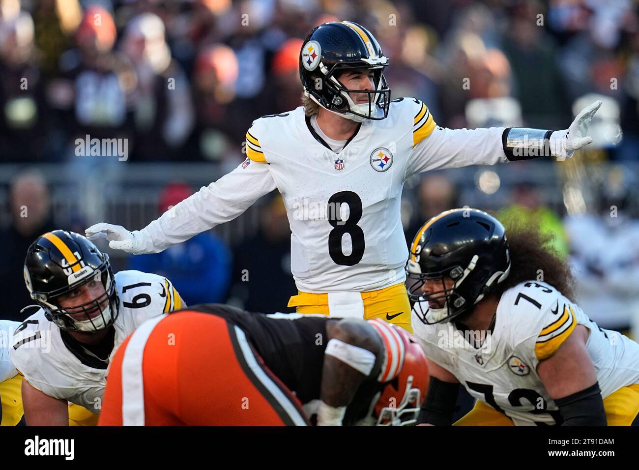 Pittsburgh Steelers quarterback Kenny Pickett (8) in the second half an ...