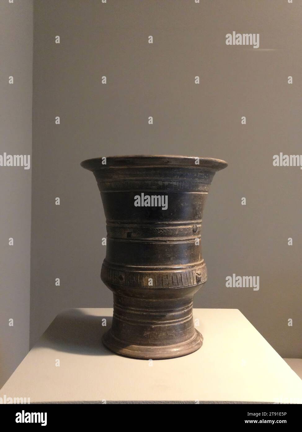 Stoneware hardness hi-res stock photography and images - Alamy