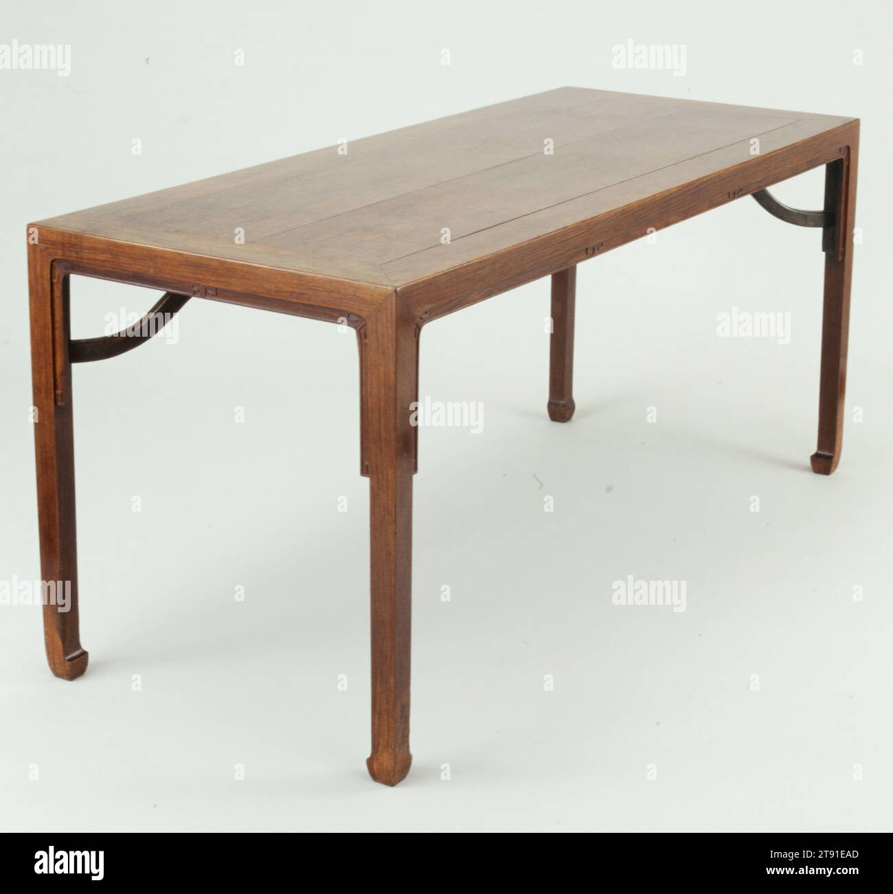 Corner leg painting table hi-res stock photography and images - Alamy