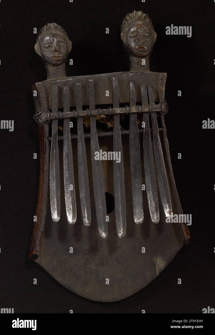 Lamellophone hi-res stock photography and images - Alamy