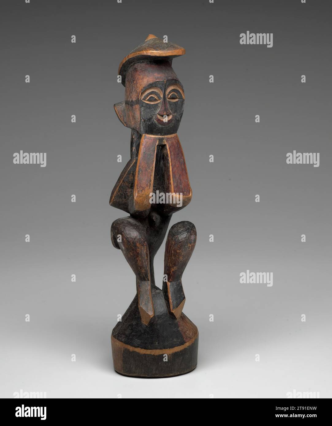Seated male shaman figure hi-res stock photography and images - Alamy