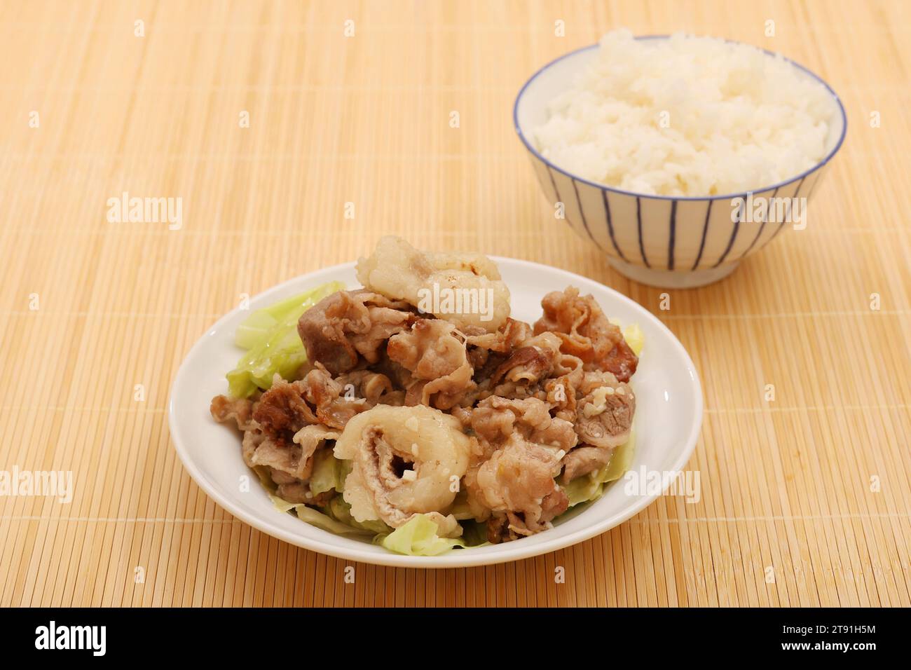 Stir-fried Beef Offal and Cabbage Stock Photo - Alamy