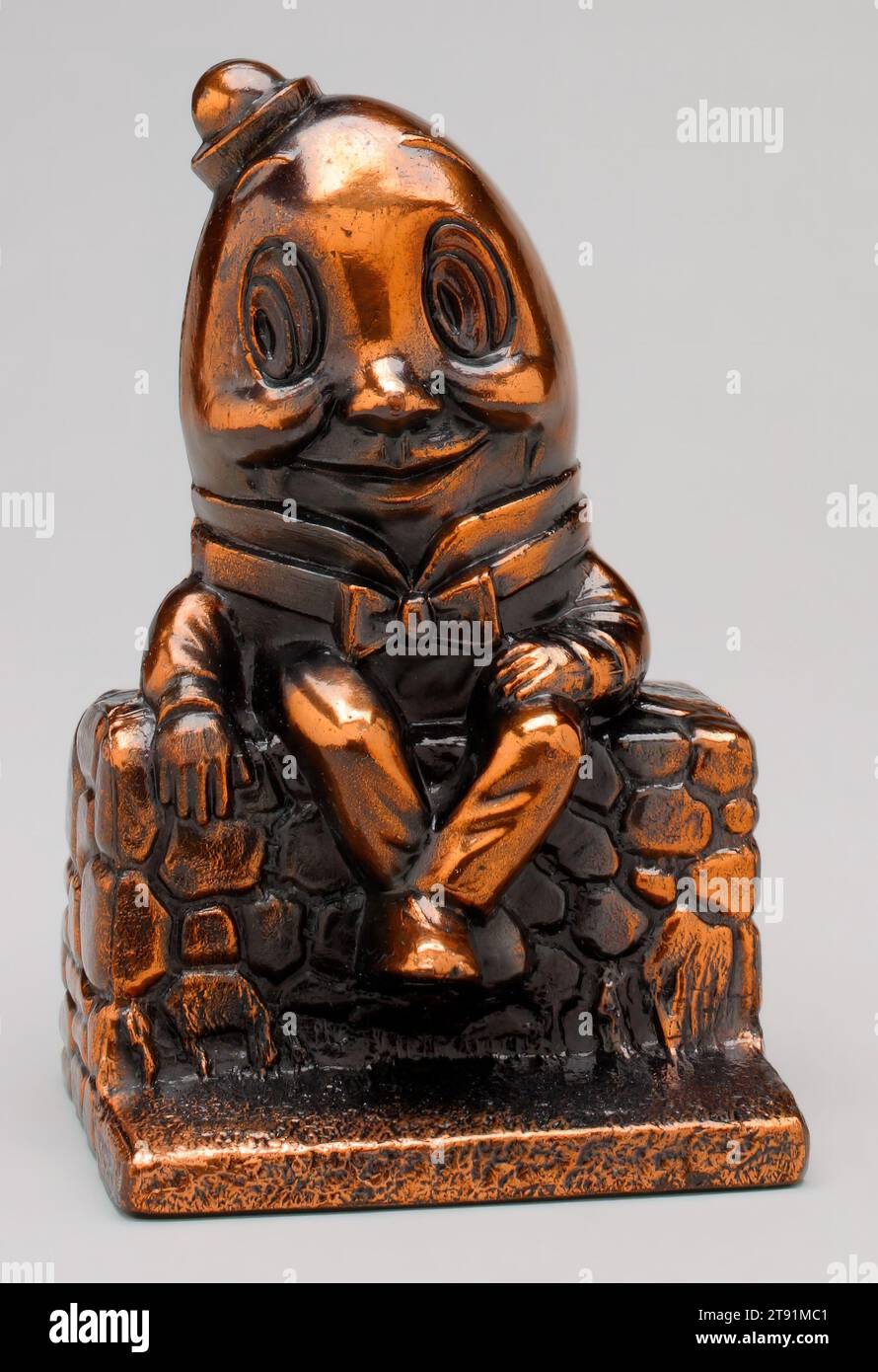 Seated humpty dumpty hi-res stock photography and images - Alamy