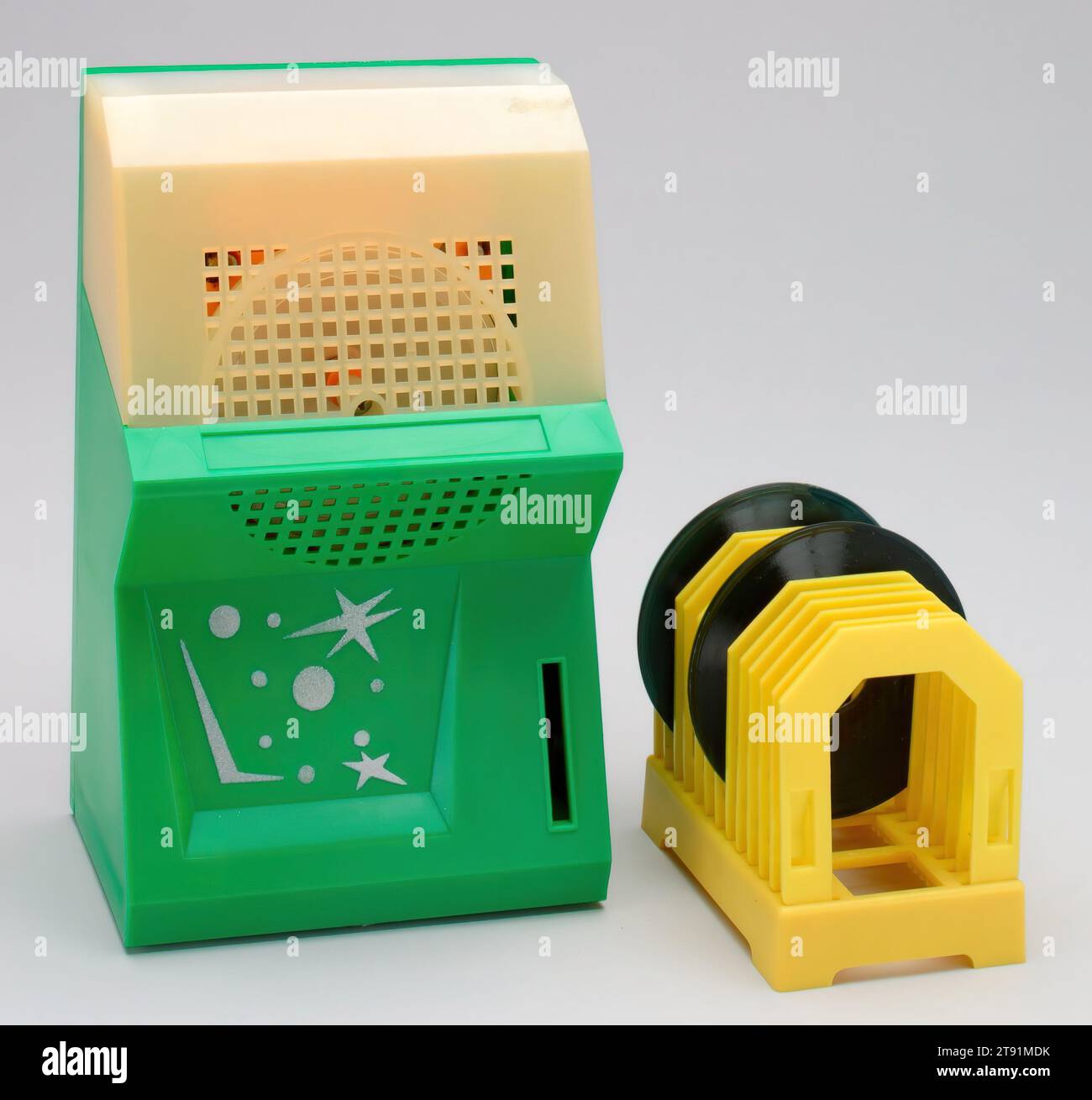 Jukebox' still bank, c. 1960s, 6 x 3 5/8 x 2 7/8 in. (15.24 x 9.21 x 7. ...