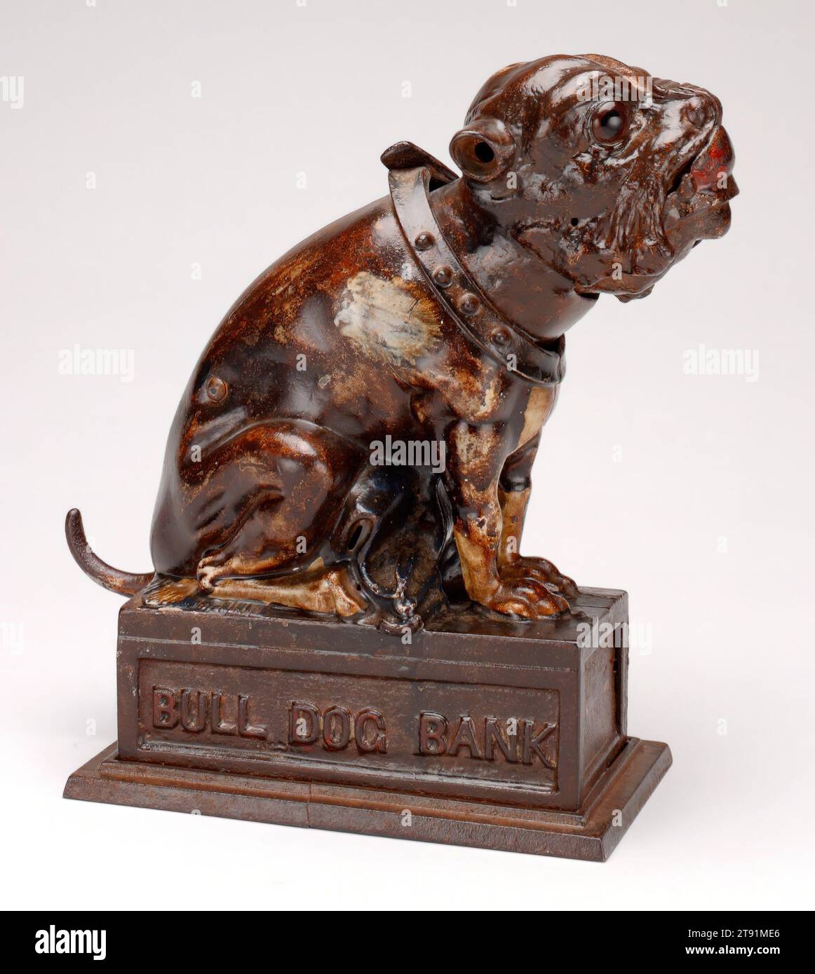 Bull dog bank mechanical bank hi-res stock photography and images - Alamy