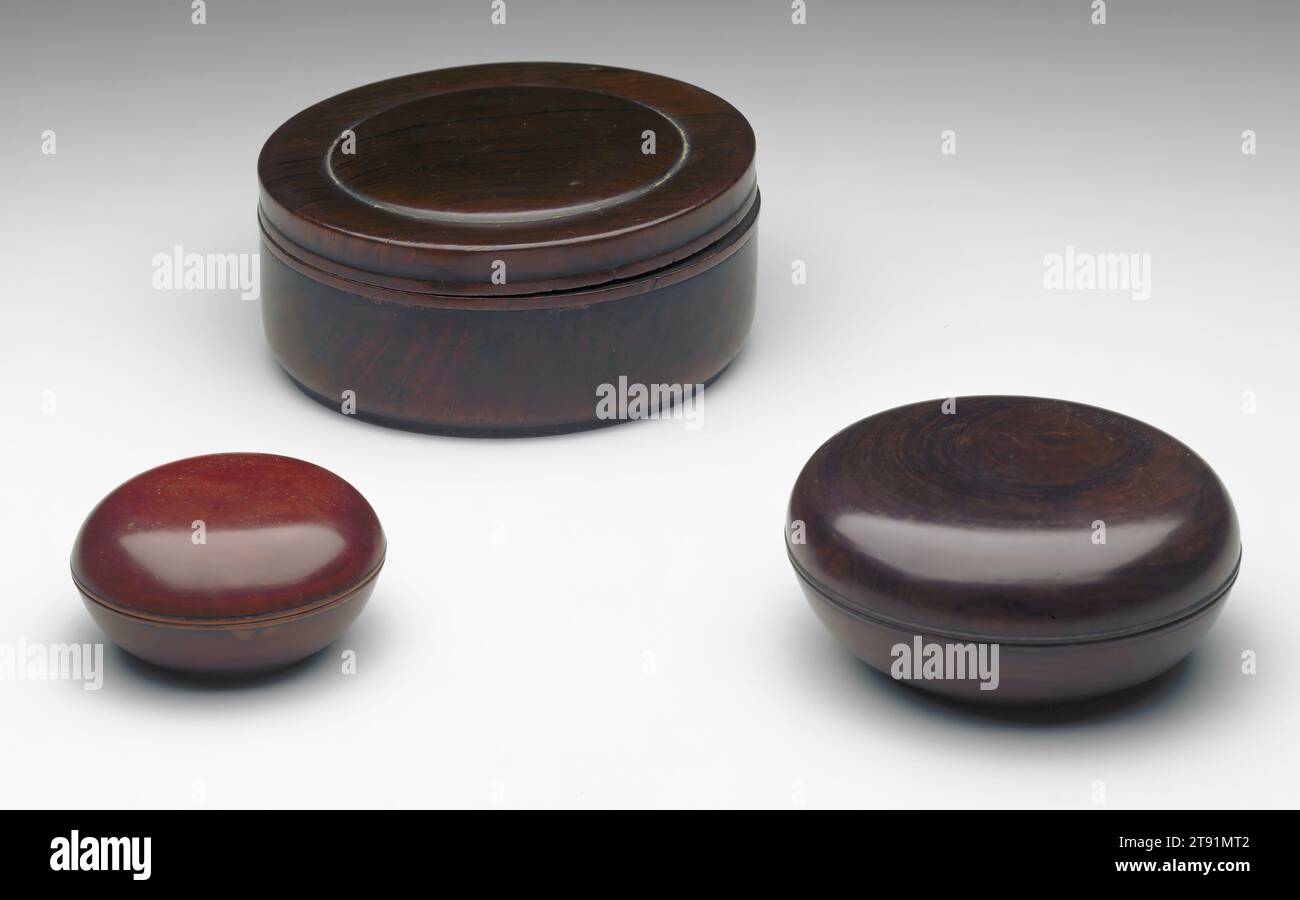 Round Seal Box, 18th century, H.2-1/16 x Dia.5 in. (overall), huang hua ...