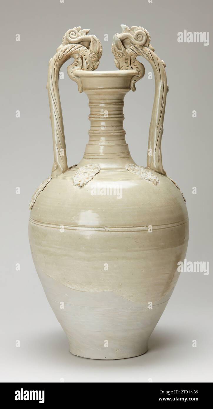 Standard amphora shape common hi-res stock photography and images - Alamy