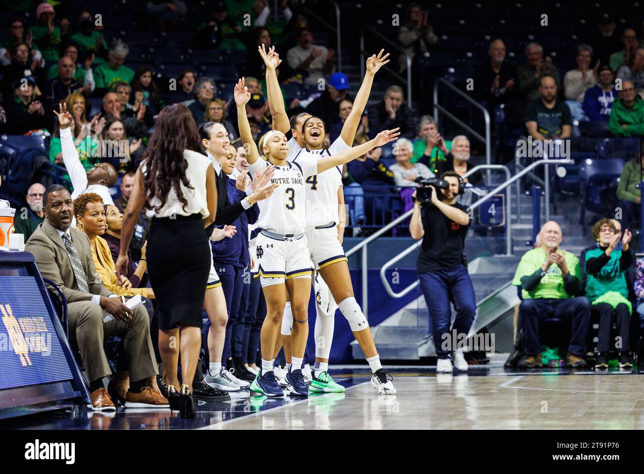 Notre dame bench during game hi-res stock photography and images - Alamy