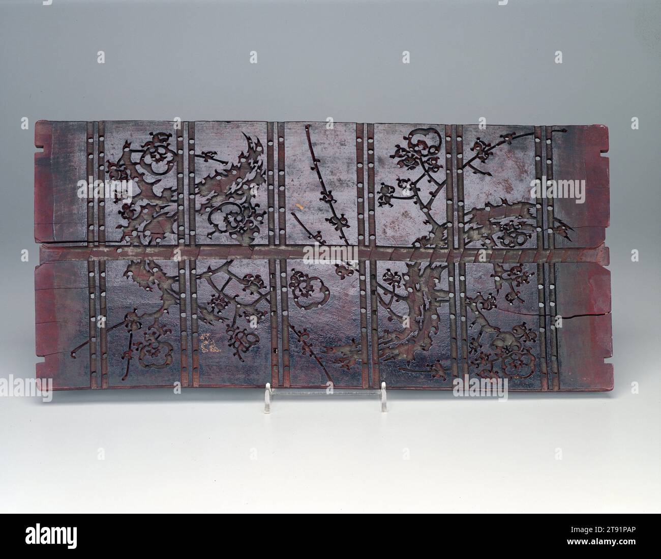 Clamp resist dyeing boards hi-res stock photography and images - Alamy