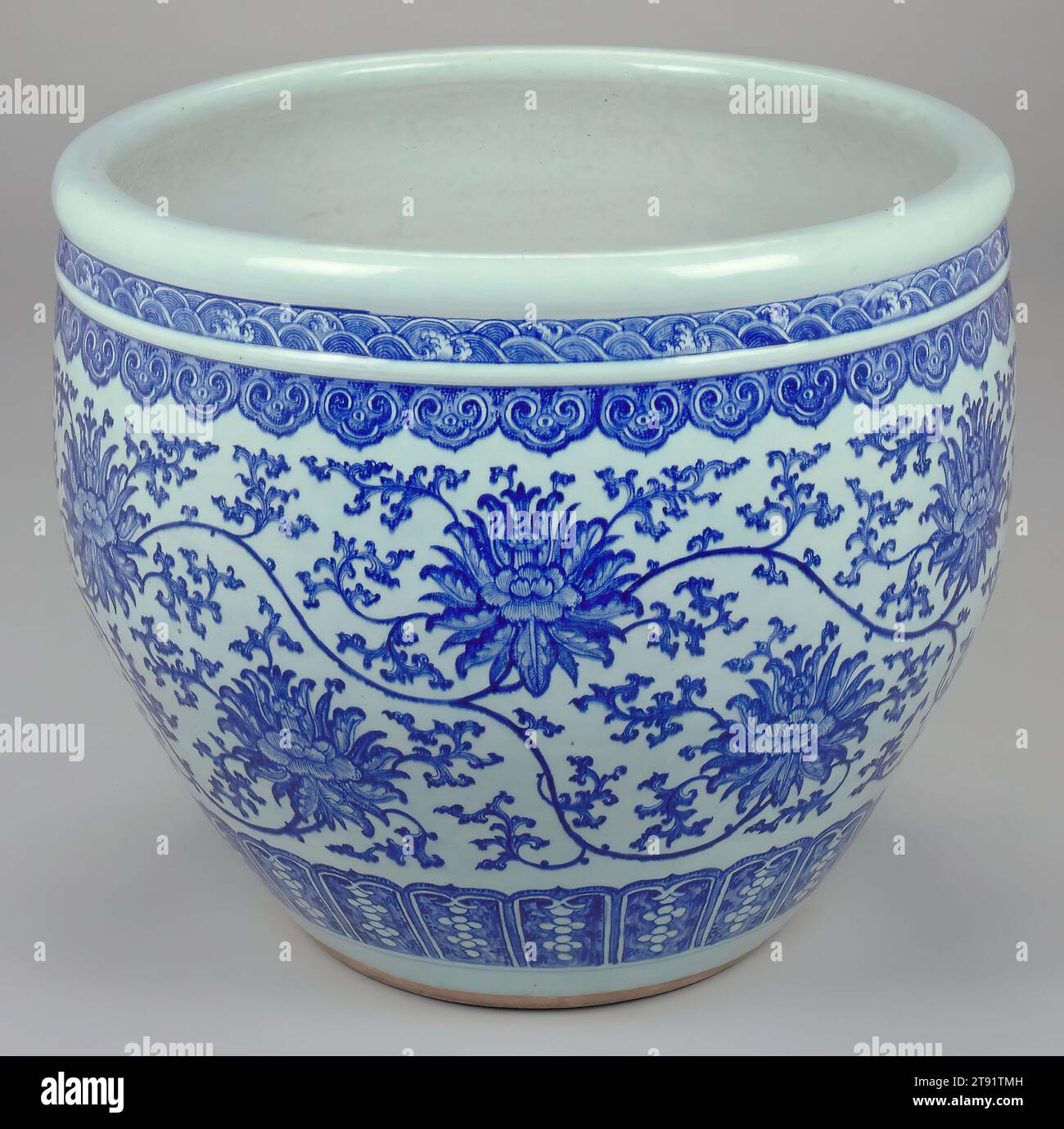 Fish bowl, 1644-1912, 20 3/4 x 25 3/8 in. (52.71 x 64.45 cm), Porcelain ...