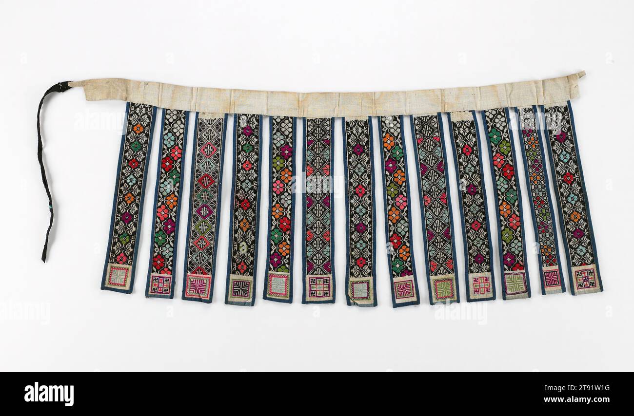 Streamer skirt hi-res stock photography and images - Alamy