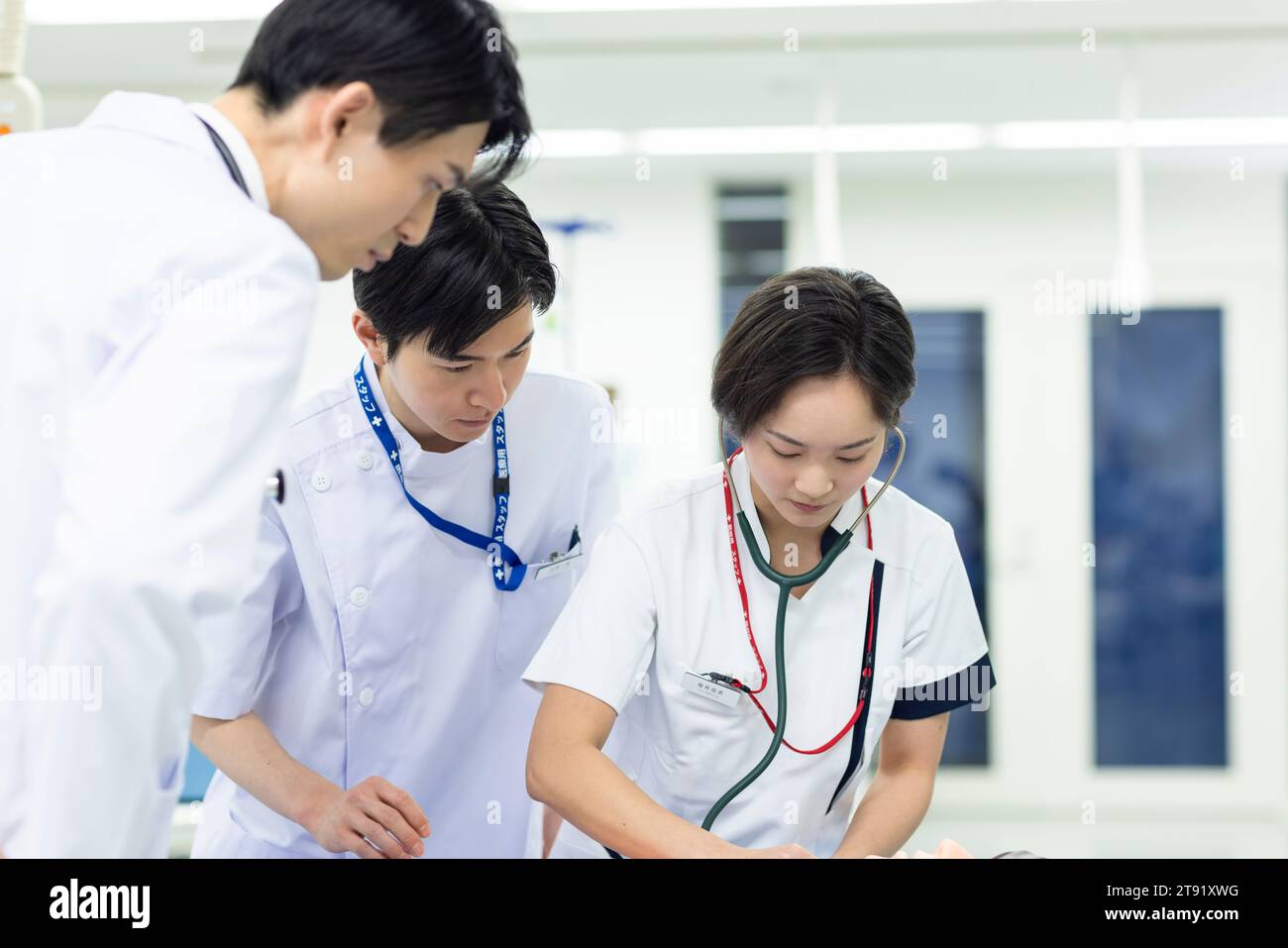 Listening nurse doctor heartbeat hi-res stock photography and images ...