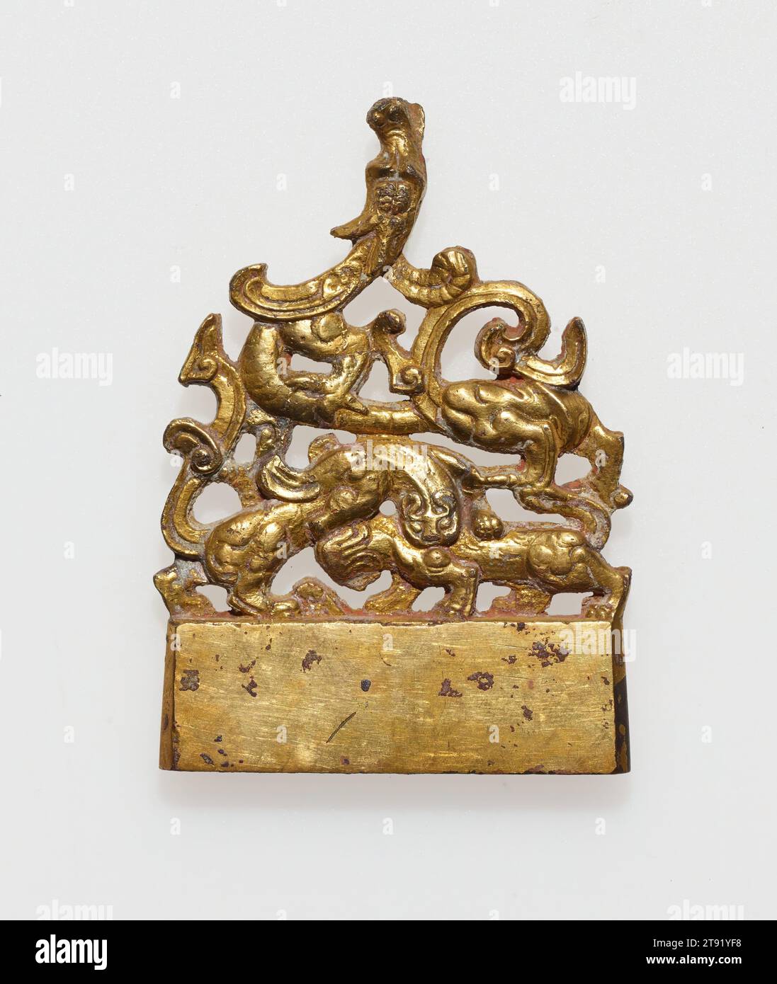 Dragon rearing up hi-res stock photography and images - Alamy