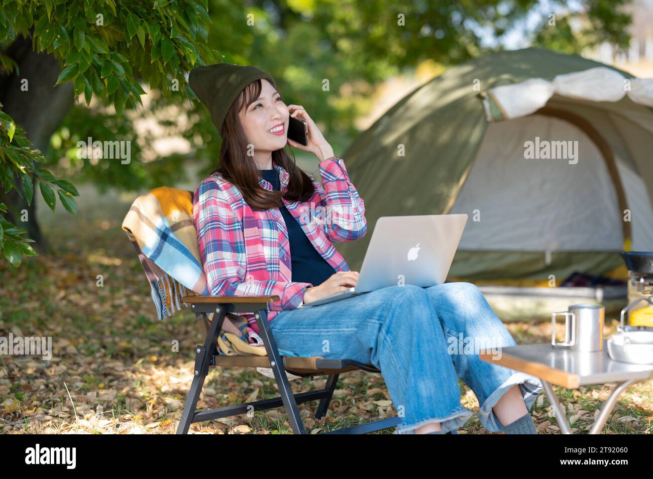 woman camping solo Stock Photo - Alamy