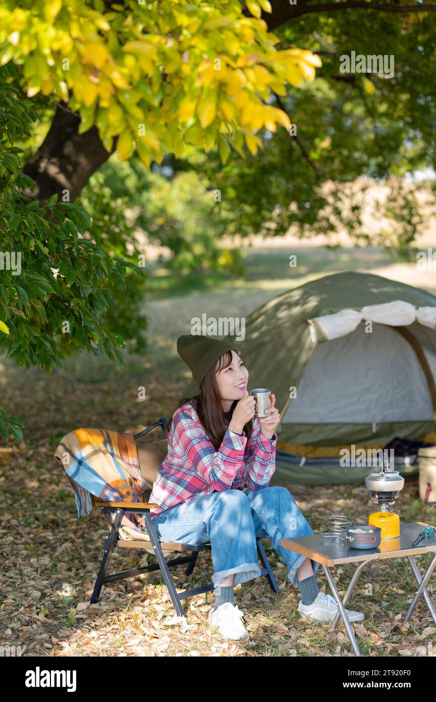 woman camping solo Stock Photo - Alamy