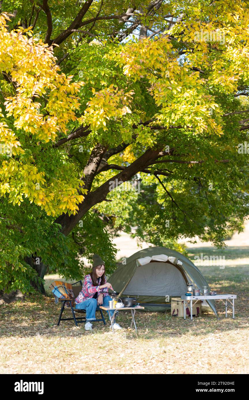 woman camping solo Stock Photo - Alamy