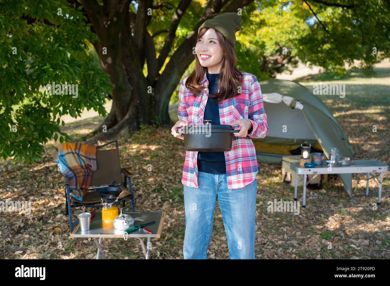 woman camping solo Stock Photo - Alamy