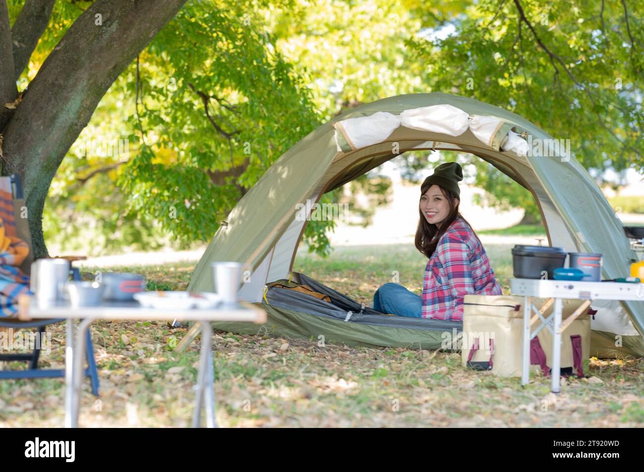 woman camping solo Stock Photo - Alamy