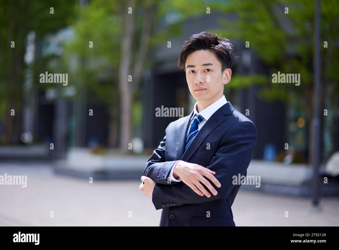 young Japanese businessman Stock Photo - Alamy