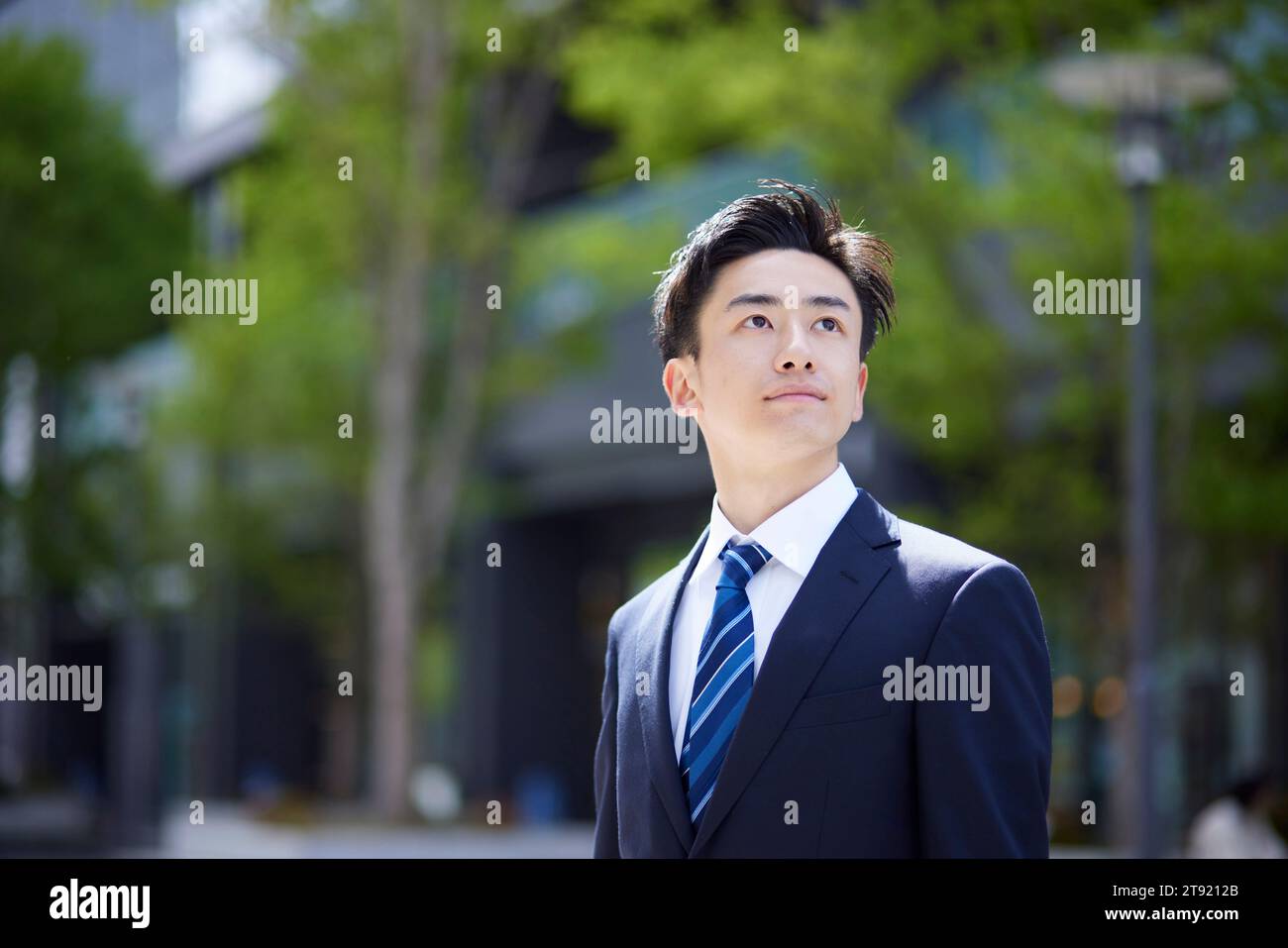 young Japanese businessman Stock Photo - Alamy