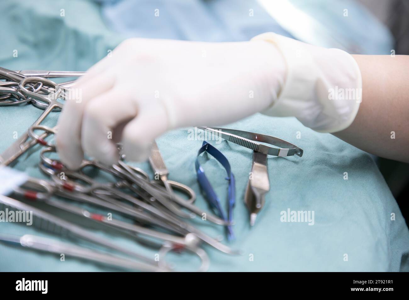 Medical hand tools hi-res stock photography and images - Alamy