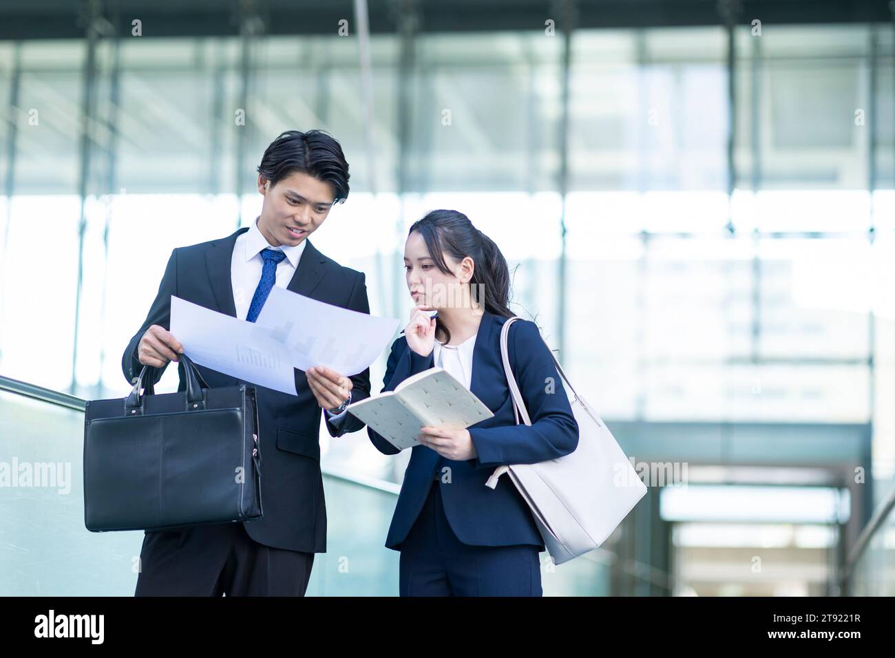 Checking attendance hi-res stock photography and images - Alamy