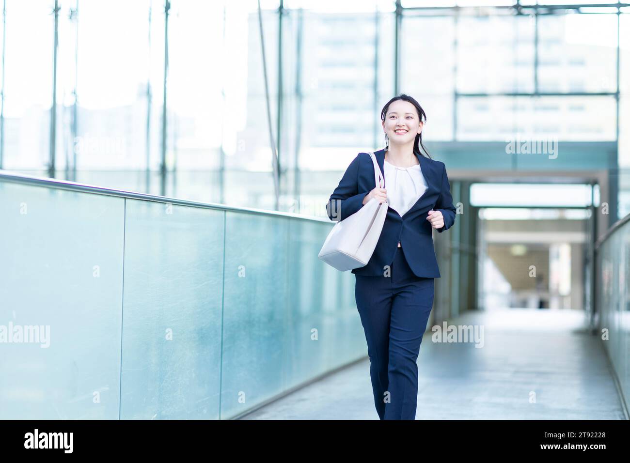 running business woman Stock Photo - Alamy