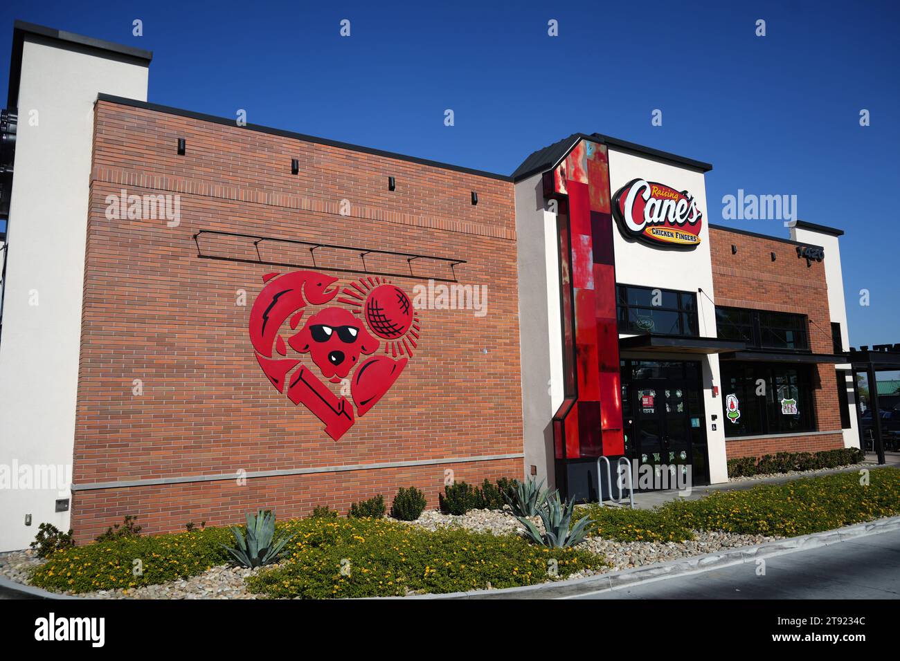 A raising canes fast food chicken fingers fast food restaurant hi-res ...