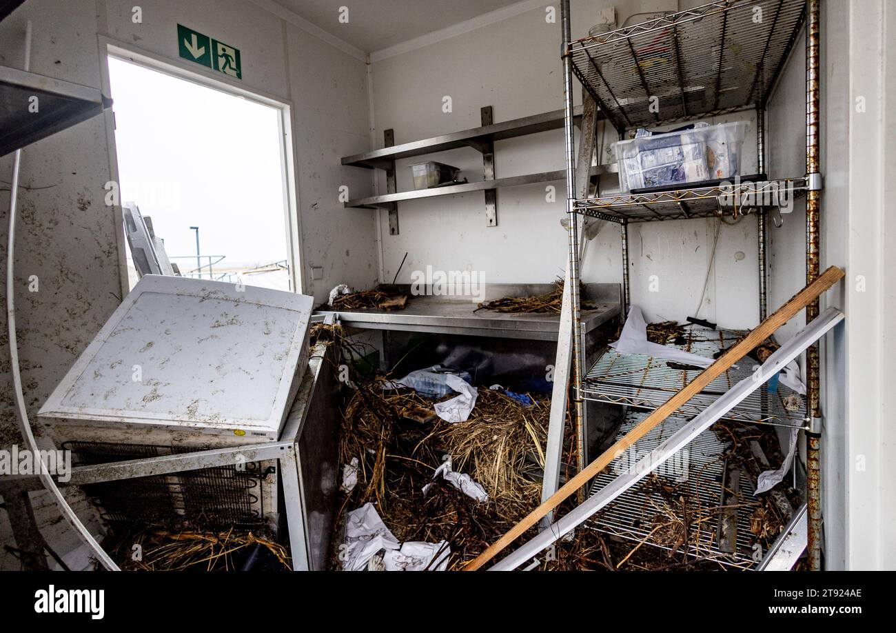 Ingressing hi-res stock photography and images - Alamy