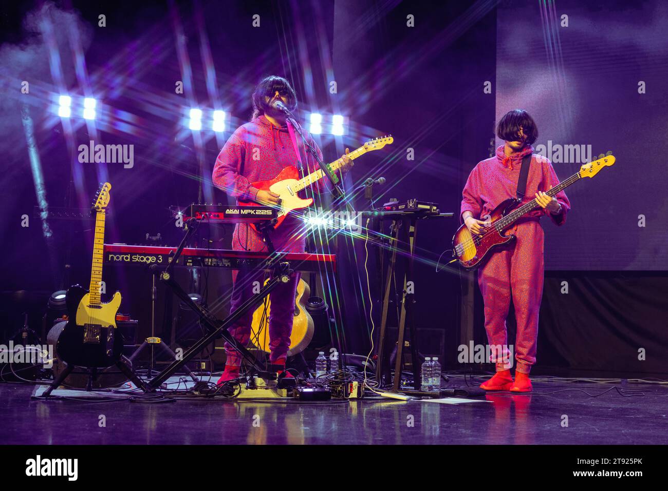 Oliver tree hi-res stock photography and images - Alamy